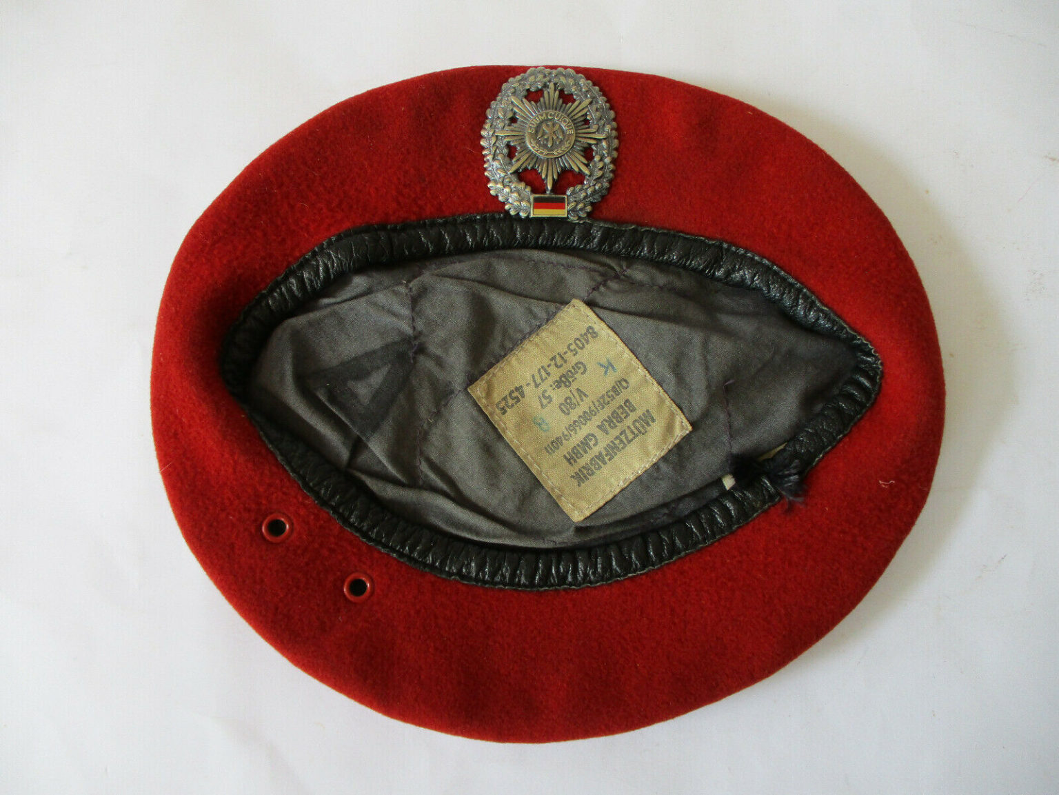 German Bundeswehr Beret with Badge (6818) – AD Militaria